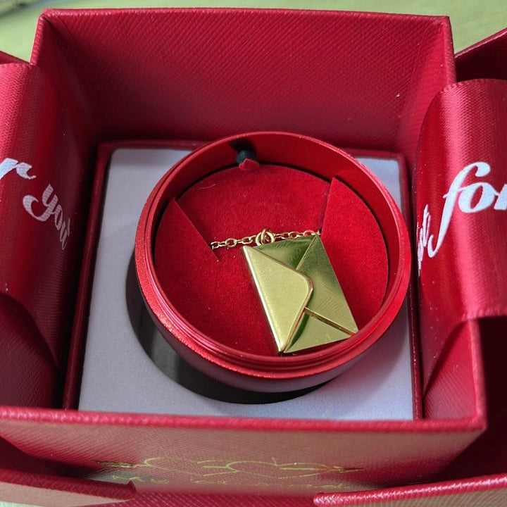 Rose Suprise Gift Box – FabuLove